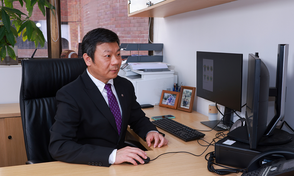 Professor CHEN Sheng | Academicians and Distinguished Scholars