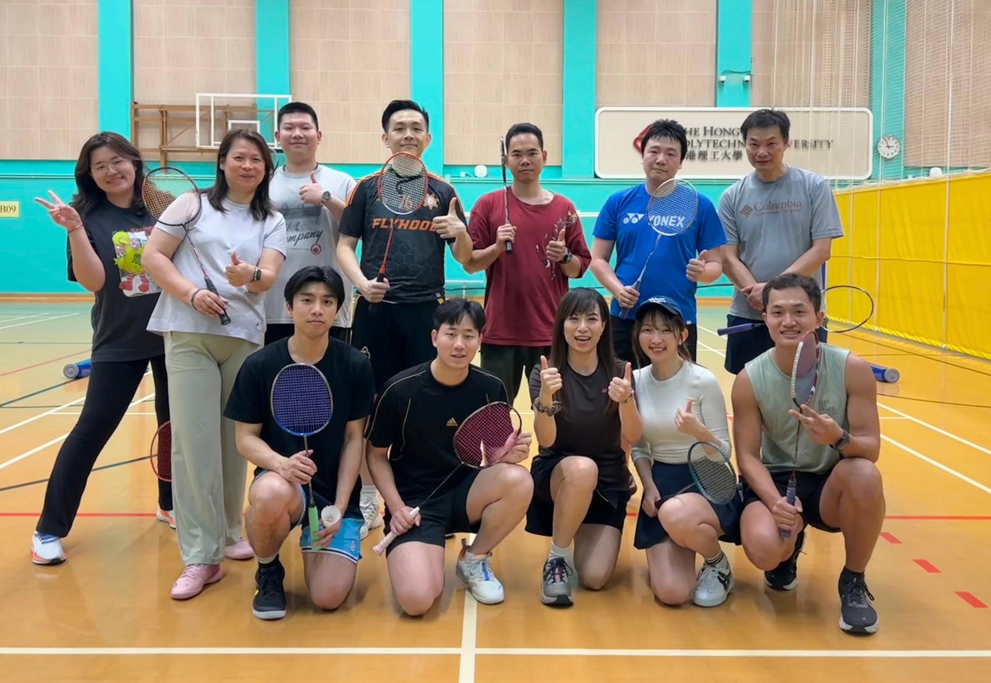 Mix, Smash & Mingle: Alumni Badminton Social Play | PolyU Alumni