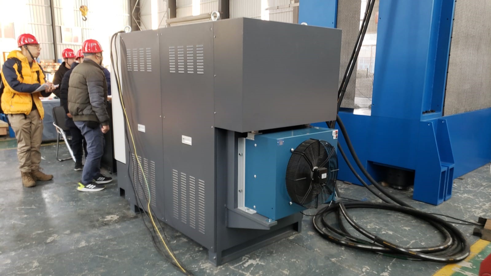 25,000kN compression testing machine | Department of Civil and ...