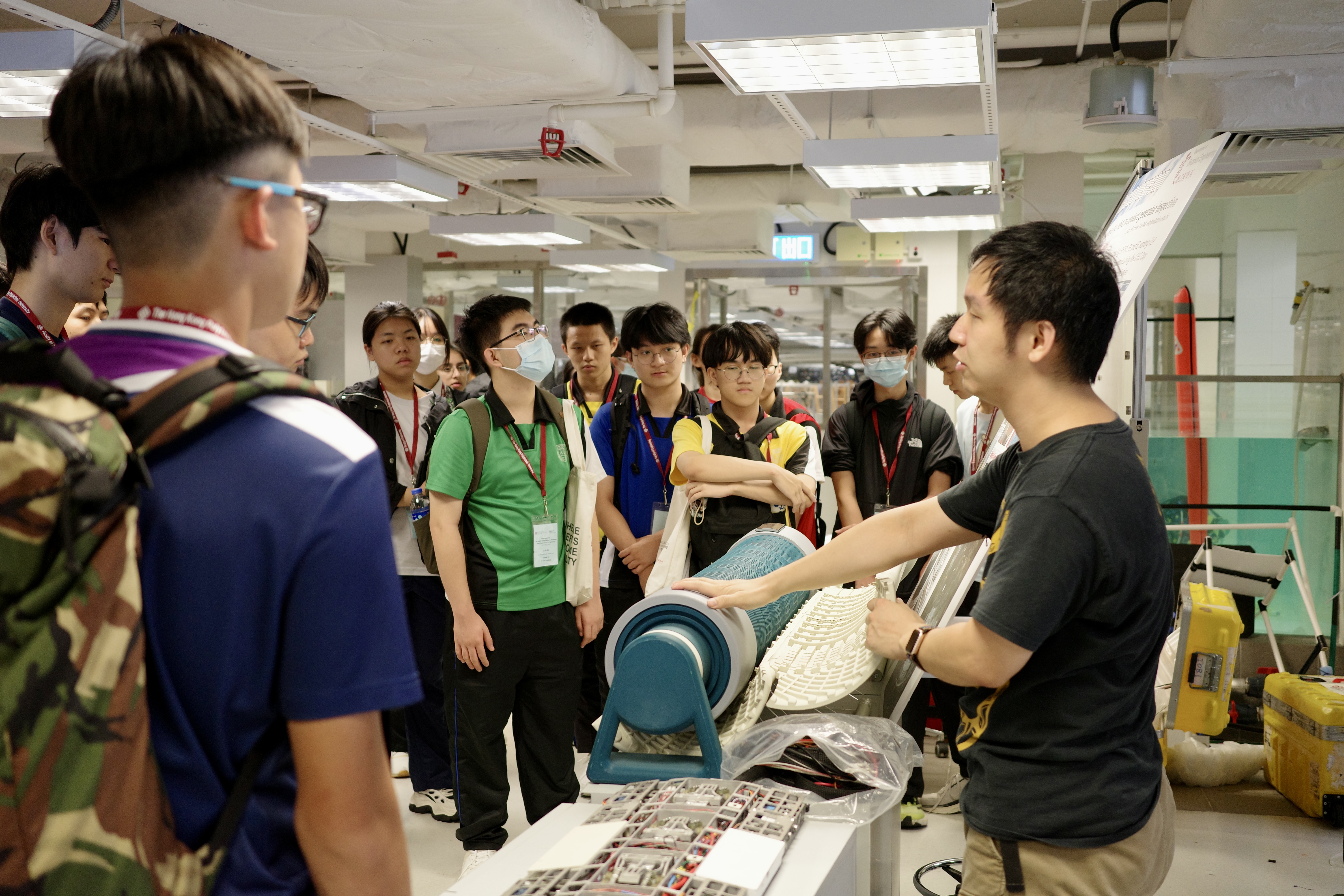 Lab Visiting - Students Engage with Engineering Projects and Underwater ...