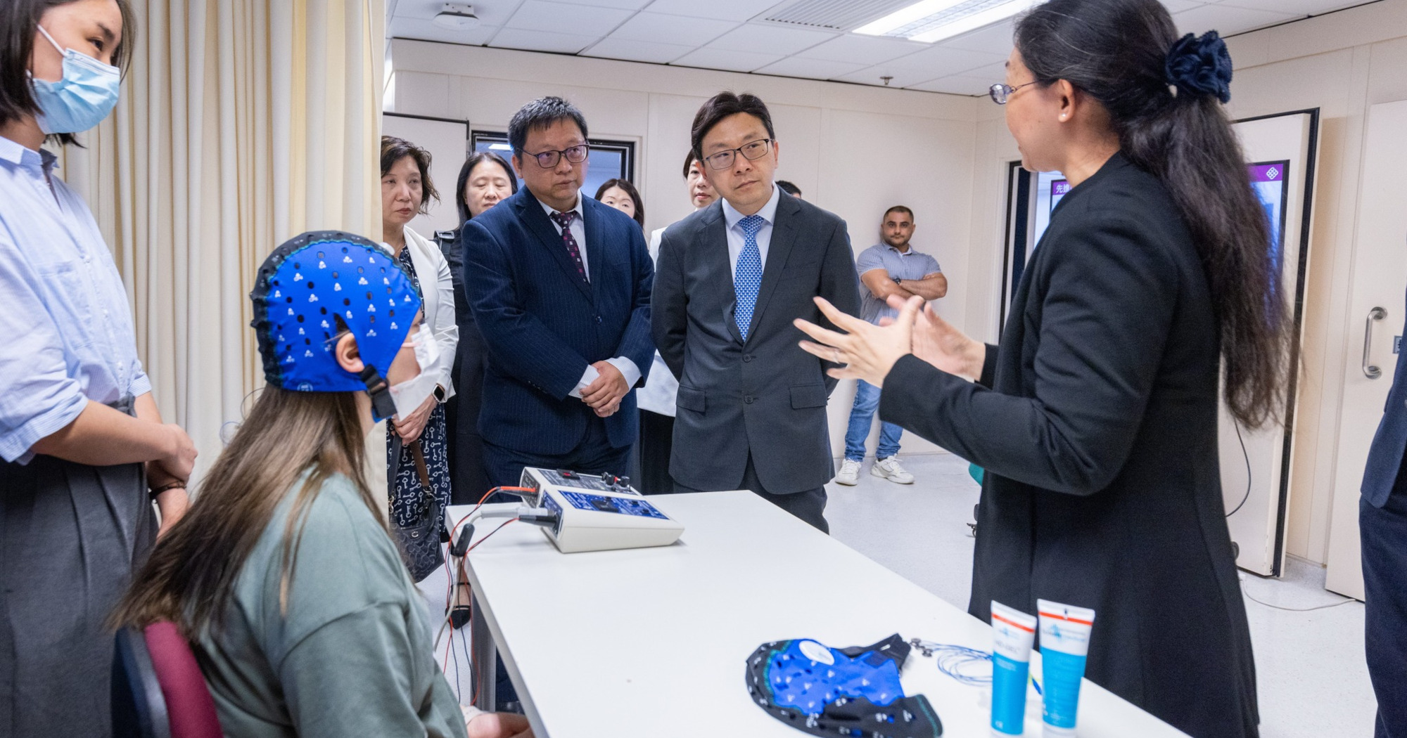 Secretary for Labour and Welfare Visits Speech Therapy Unit and Speech ...