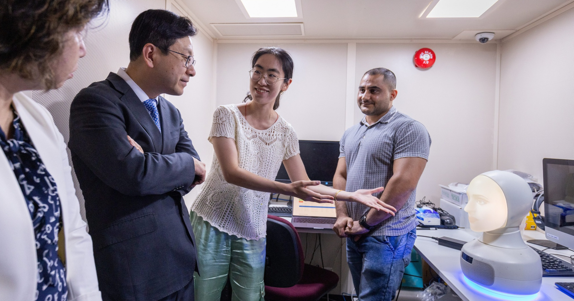 Secretary for Labour and Welfare Visits Speech Therapy Unit and Speech ...