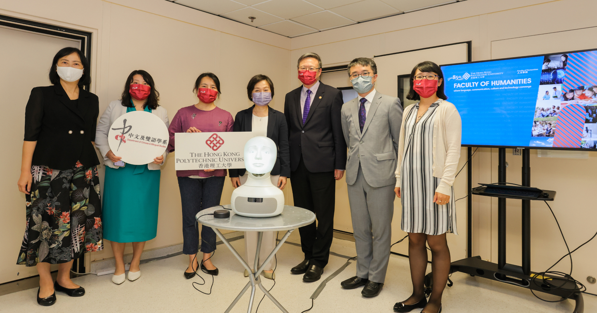 Secretary for Education Visits Speech and Language Sciences Laboratory ...