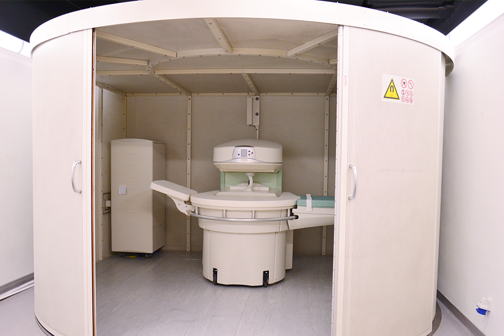 Magnetic Resonance Imaging Laboratory | Department of Health Technology ...