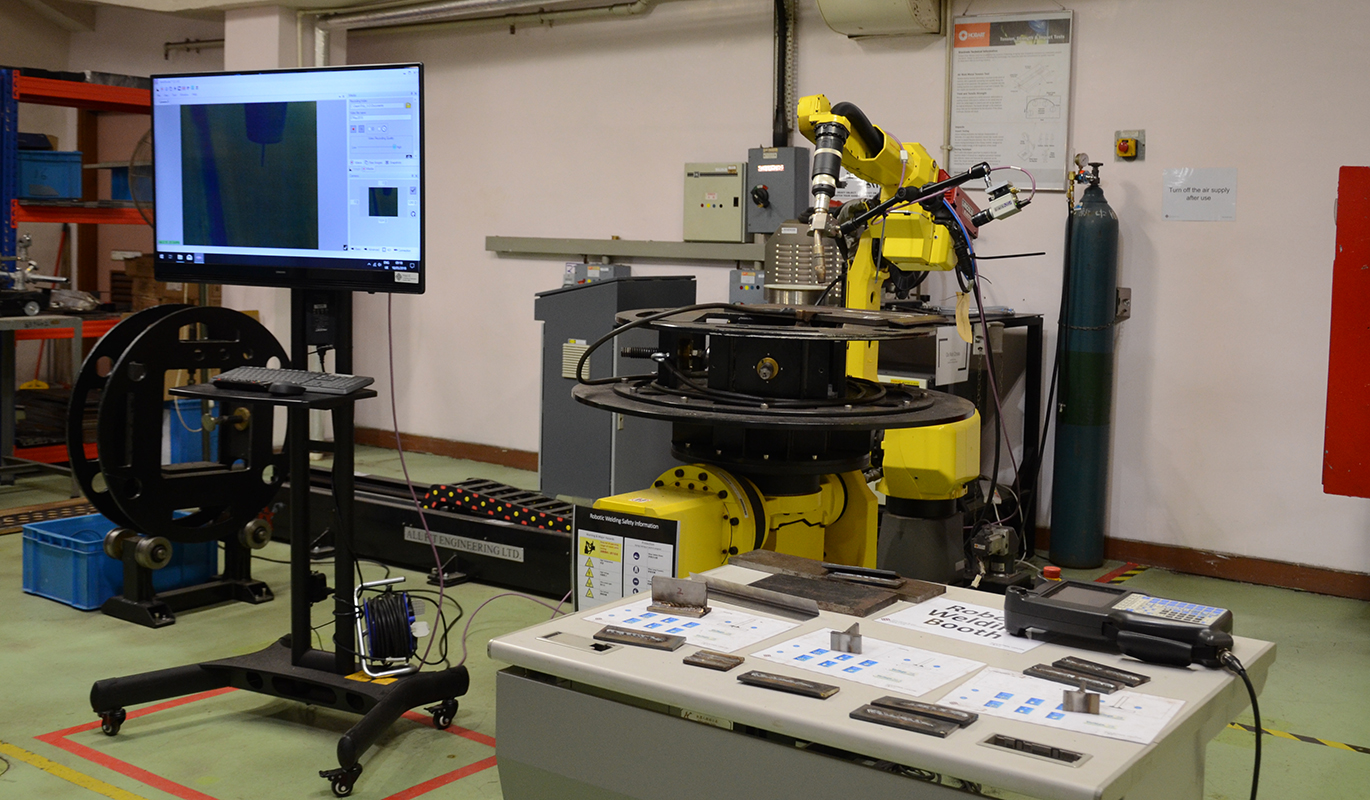 Robotic Welder for GMAW (MIG) and FCAW (FCA) | Industrial Centre