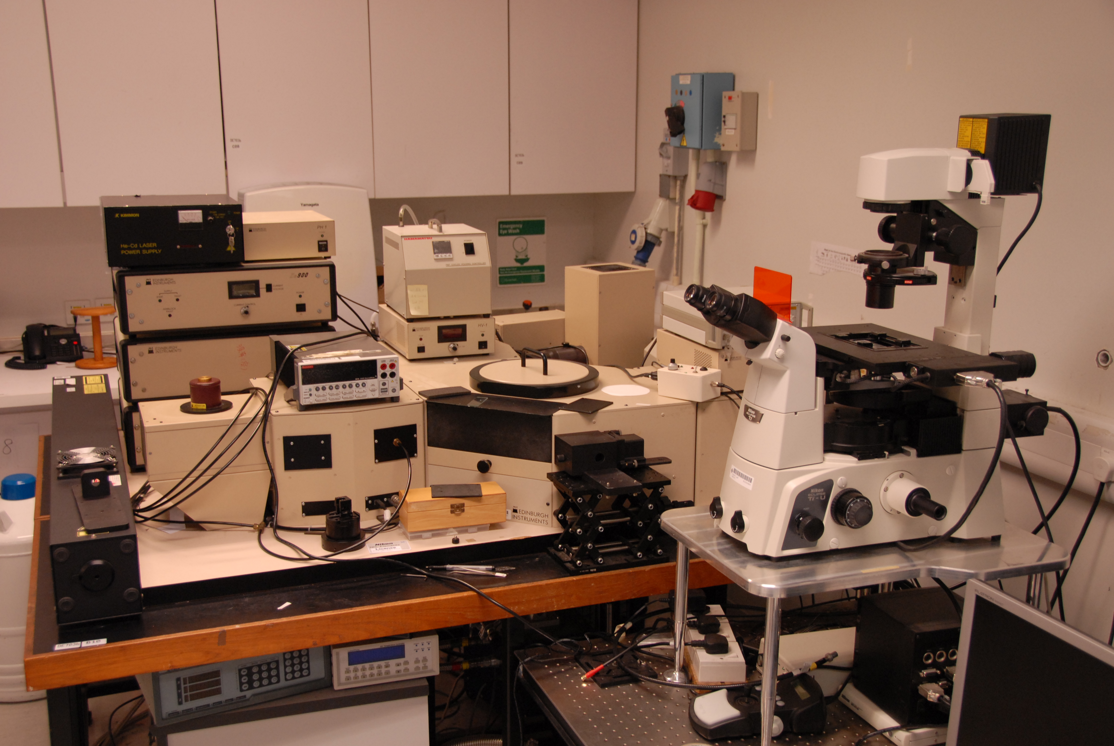 Fluorescience Spectromter with Microscopy and Accessories | Research ...