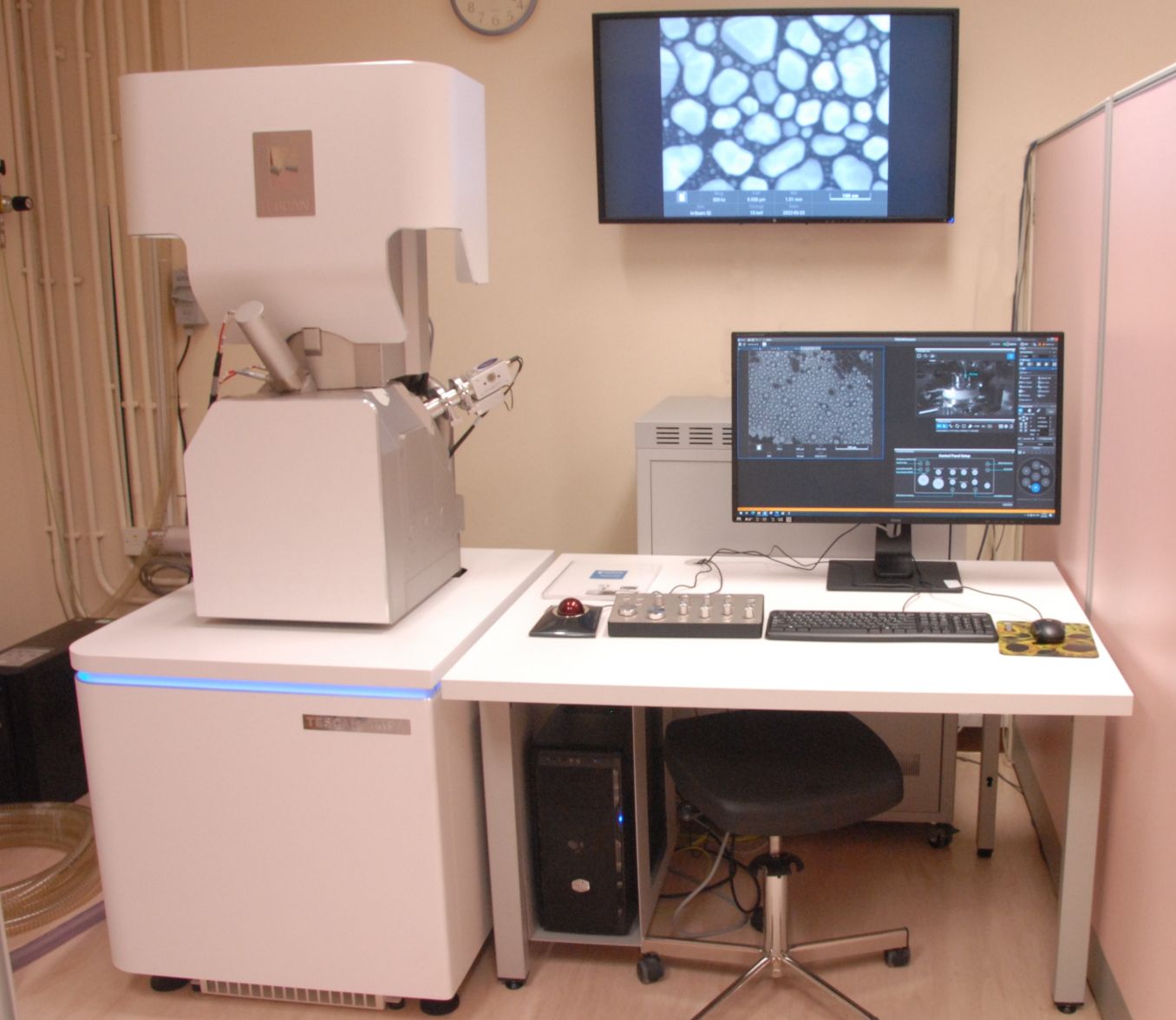 Tescan MIRA Field Emission Scanning Electron Microscope | Research ...