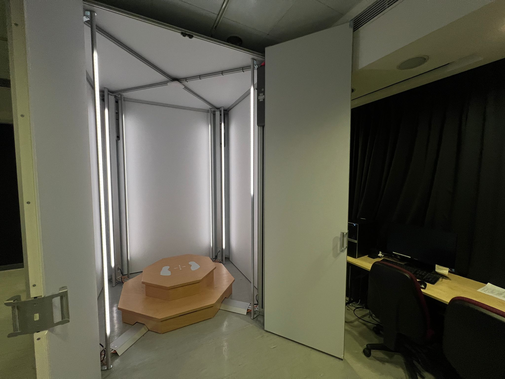 Anthroscan Bodyscan – 3D Body Scanner | Research Equipment and Facilities