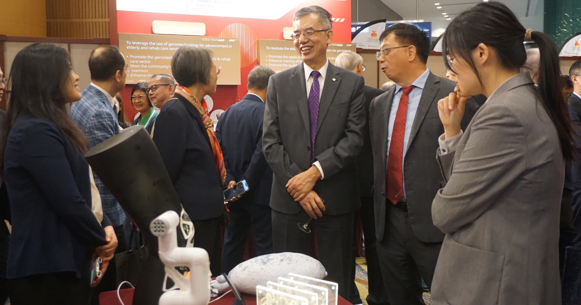 RI-IWEAR showcased the innovative achievements at the PolyU Gala Dinner ...