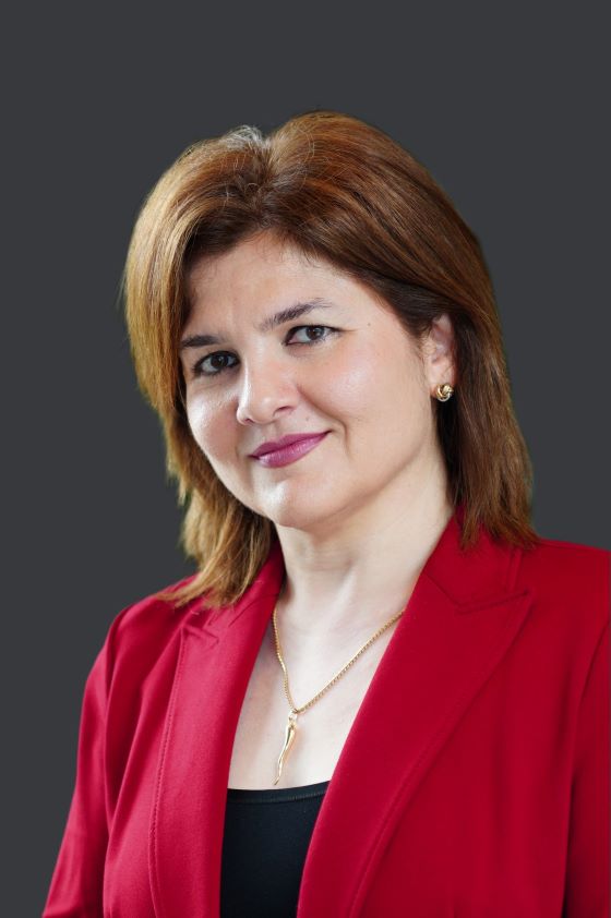 Dori Davari | School of Hotel and Tourism Management