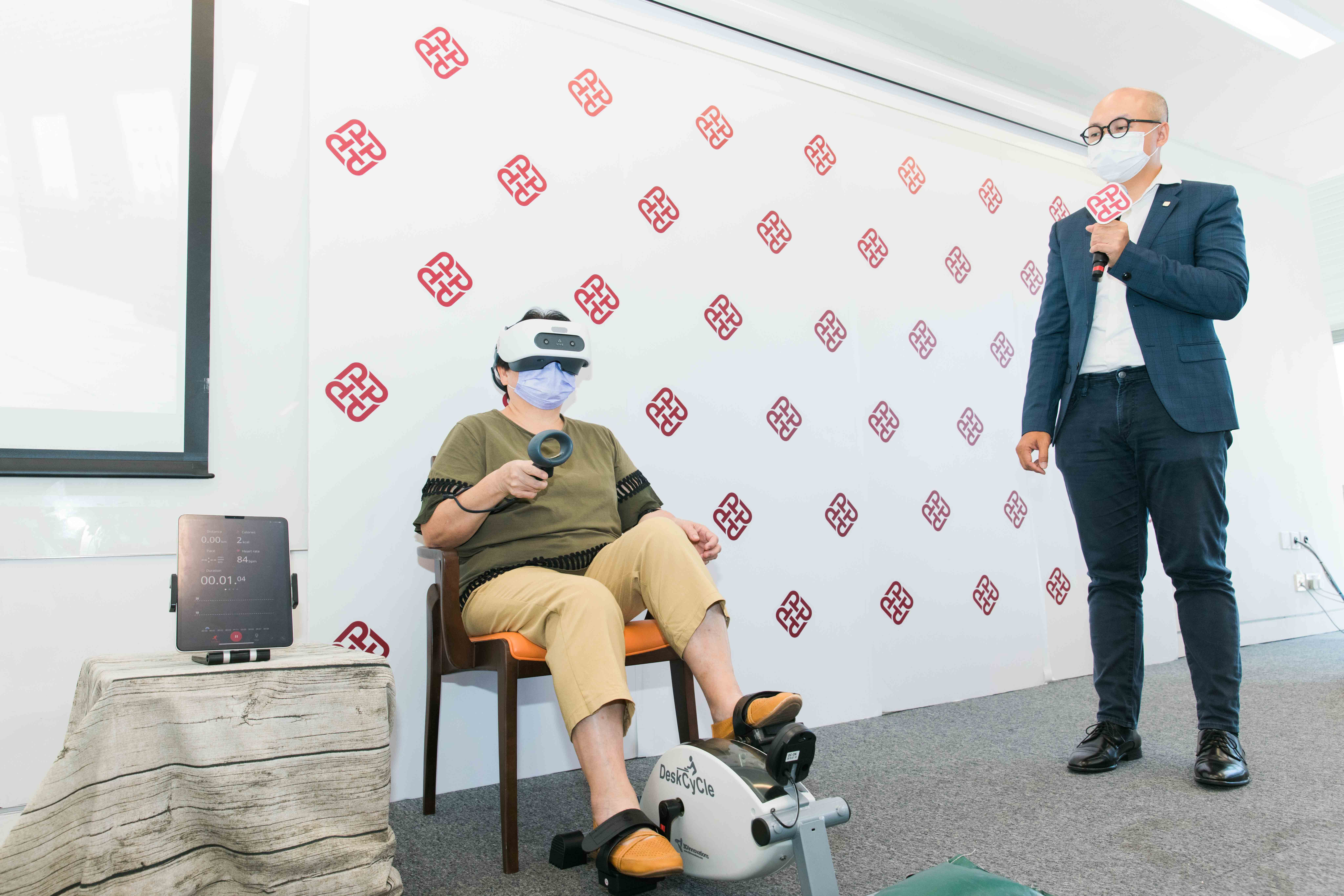 VR training system for older adults with cognitive frailty | School of ...