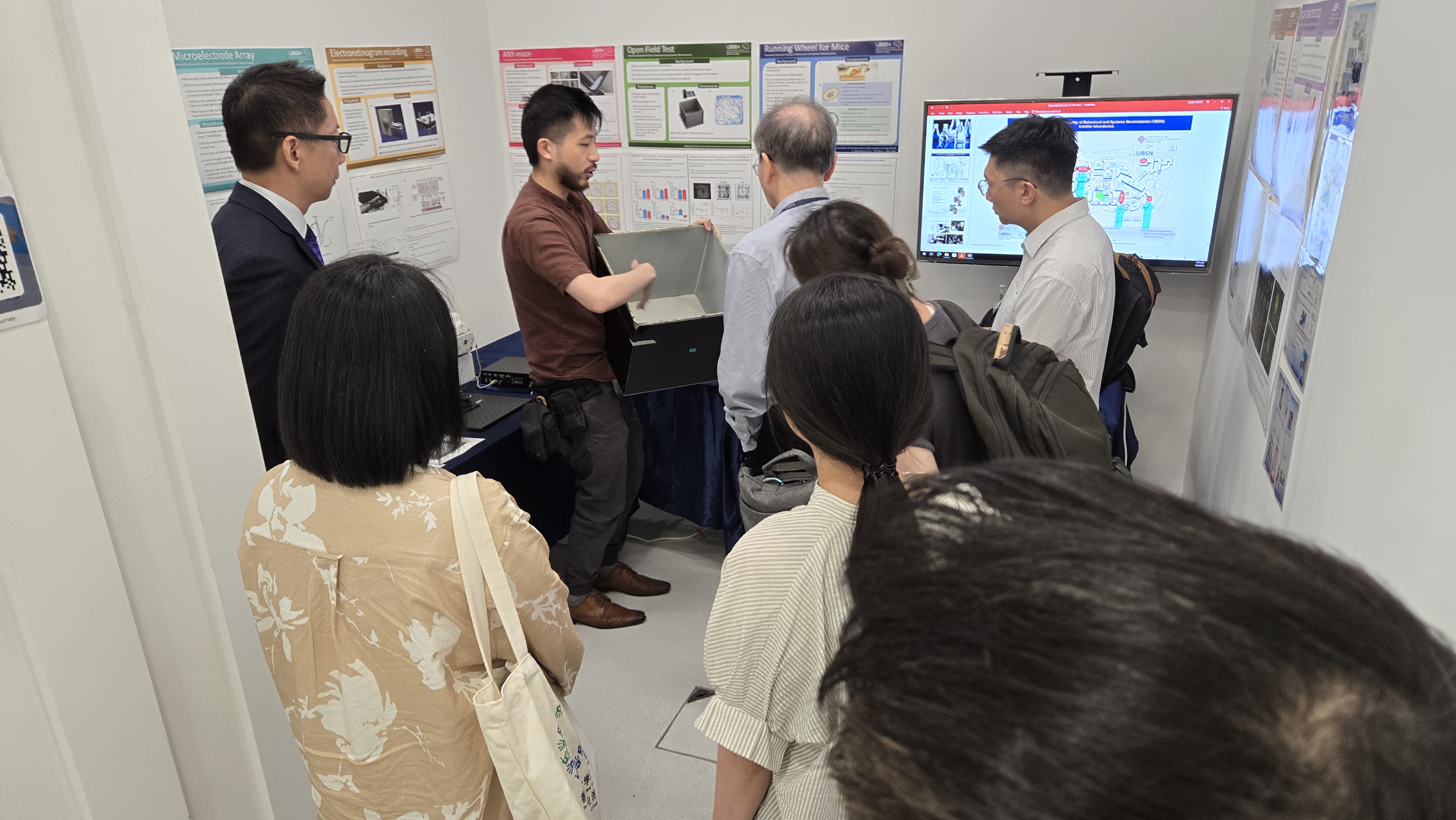 Photo Album of HKU Shenzhen Hospital Visitors | UBSN