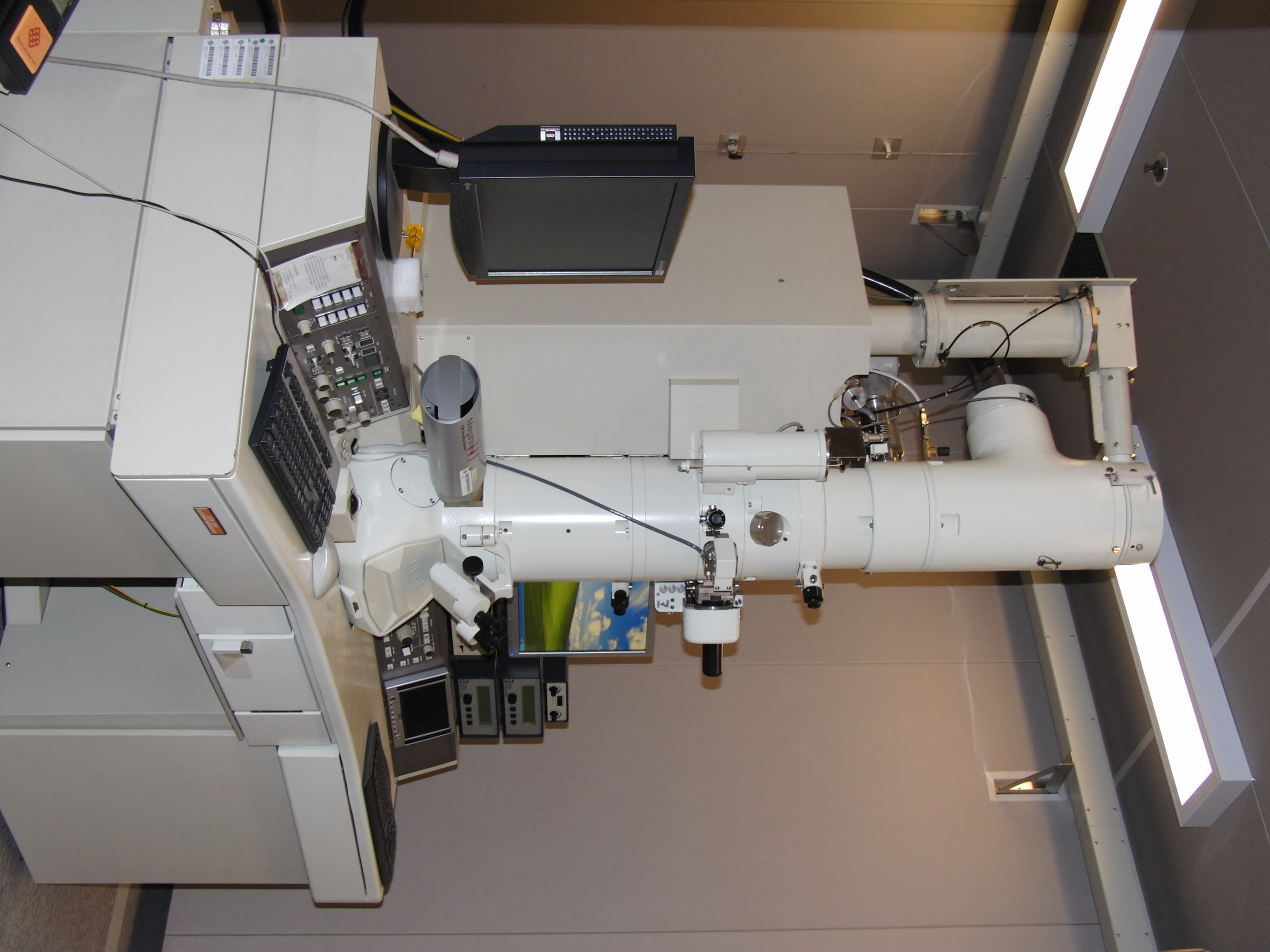 Transmission Electron Microscope (JEOL Model JEM-2010) | UMF