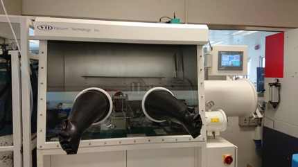 Vacuum Glove Box for Battery Fabrication | UMF